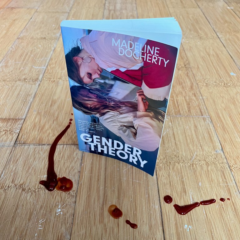 Dit is geen horrorverhaal: Gender Theory van Madeline Docherty – The Open Book